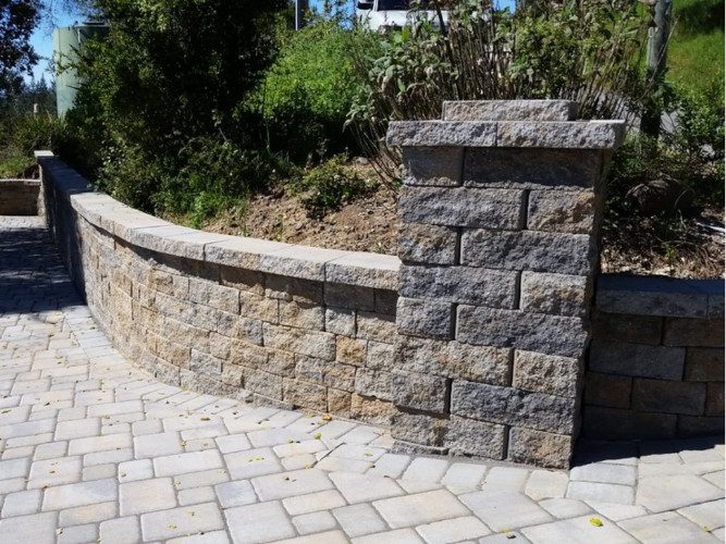 Monterey Walls & Steps | Black Diamond Paver Stones & Landscape